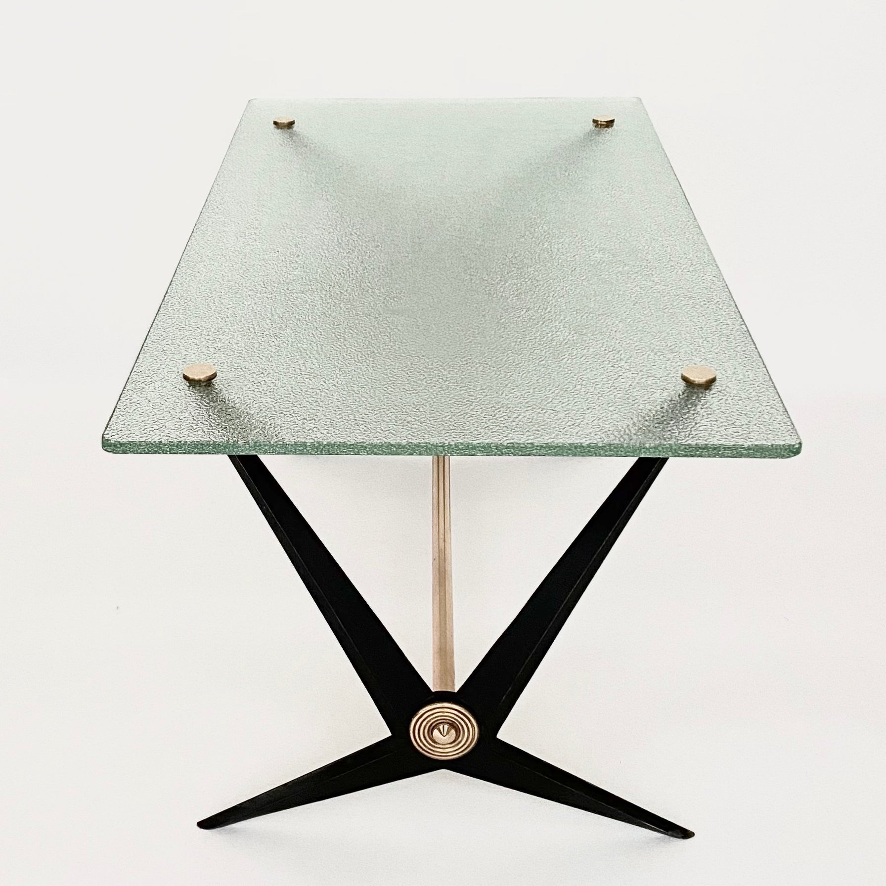 Table basse Angelo Ostuni en métal et verre circa 1950 – lebureaudesobjets